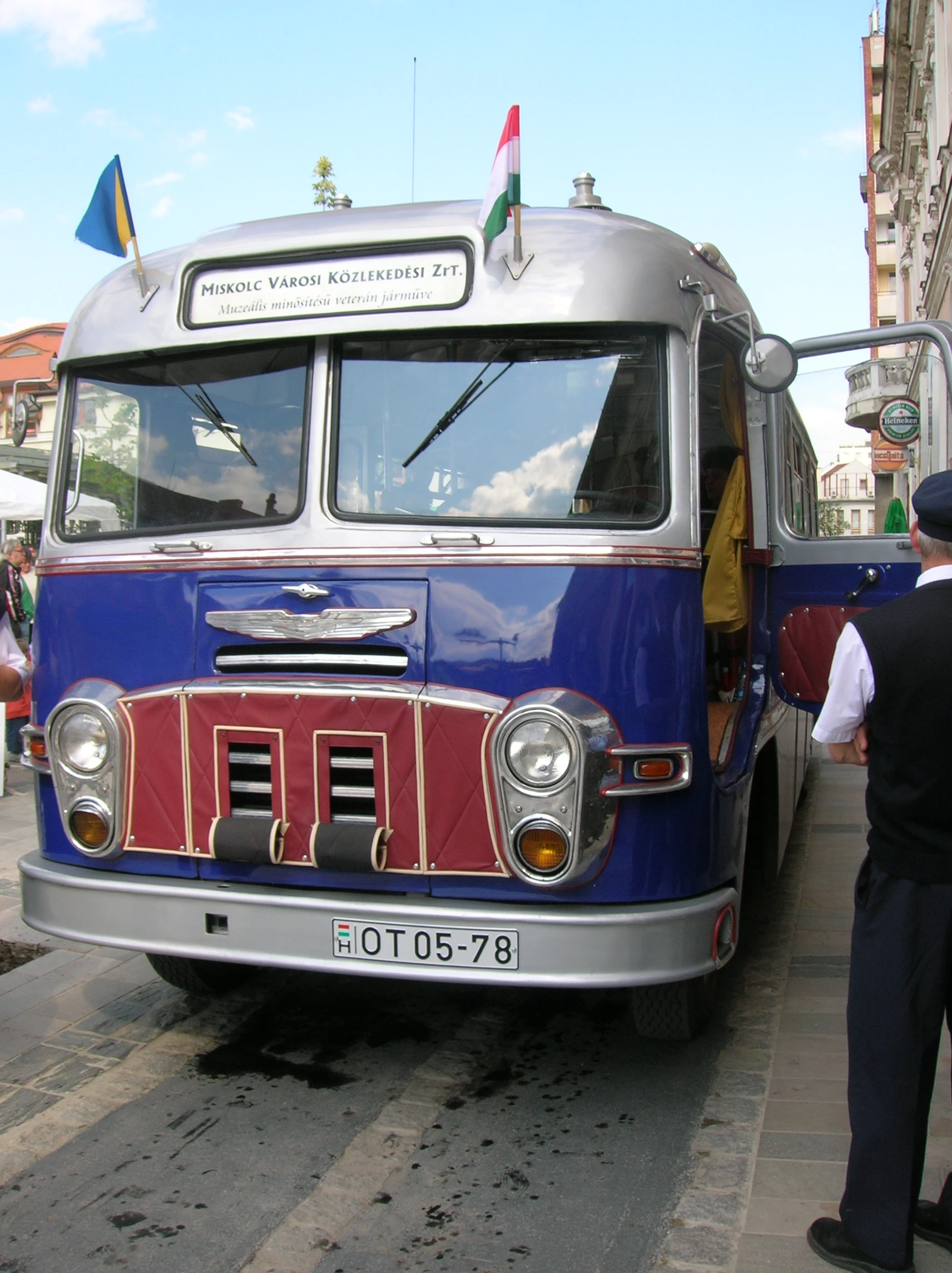 Ikarus Bus - Tractor & Construction Plant Wiki - The classic vehicle ...